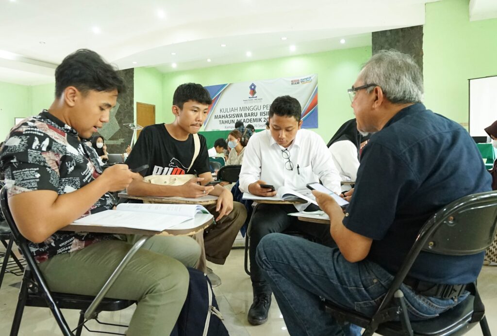 IISIP Jakarta Gelar Perwalian Mahasiswa dan Pengisian KPSM 2025/2026