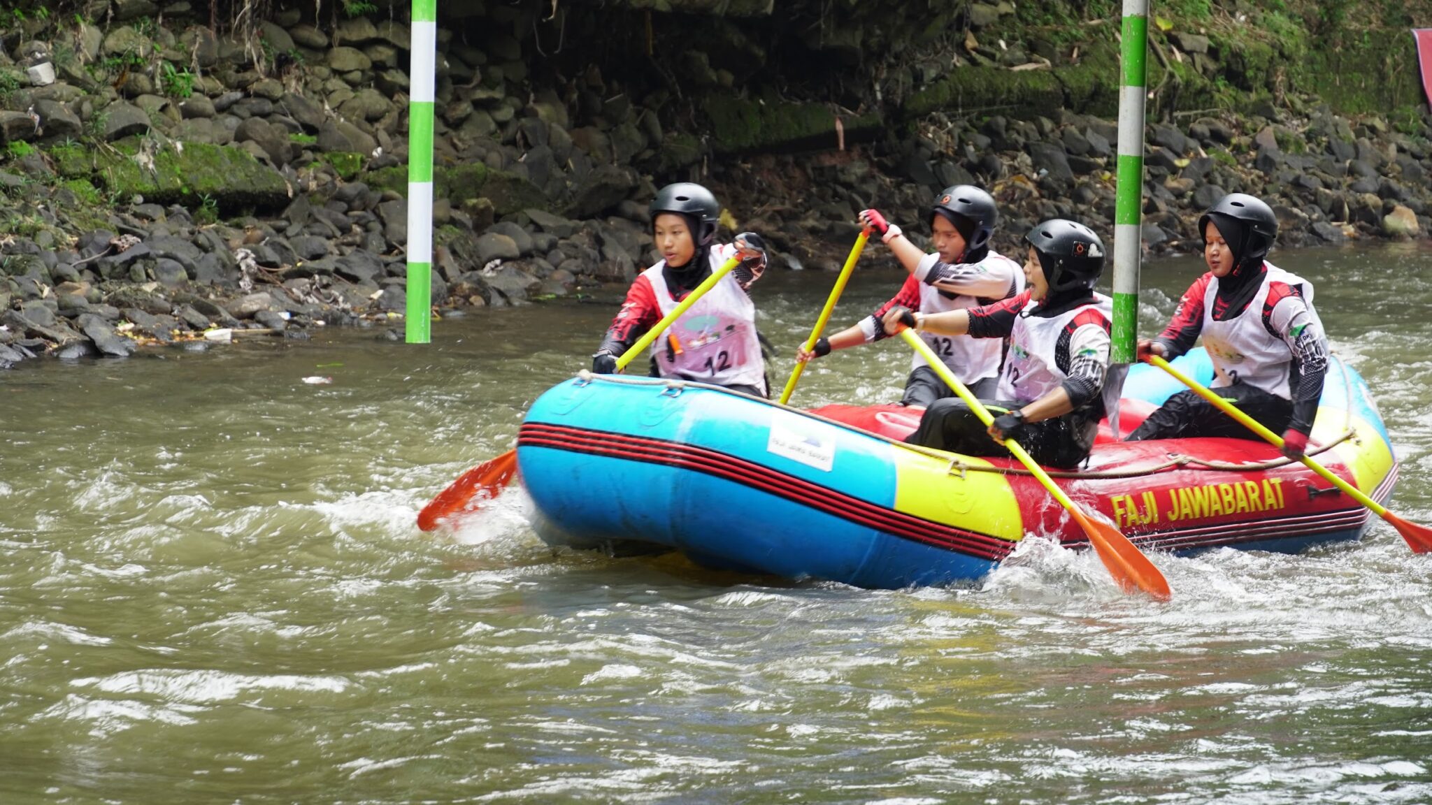 Sosok Zulfah Mahasiswi IISIP Jakarta Jadi Atlet Arung Jeram DKI Jakarta