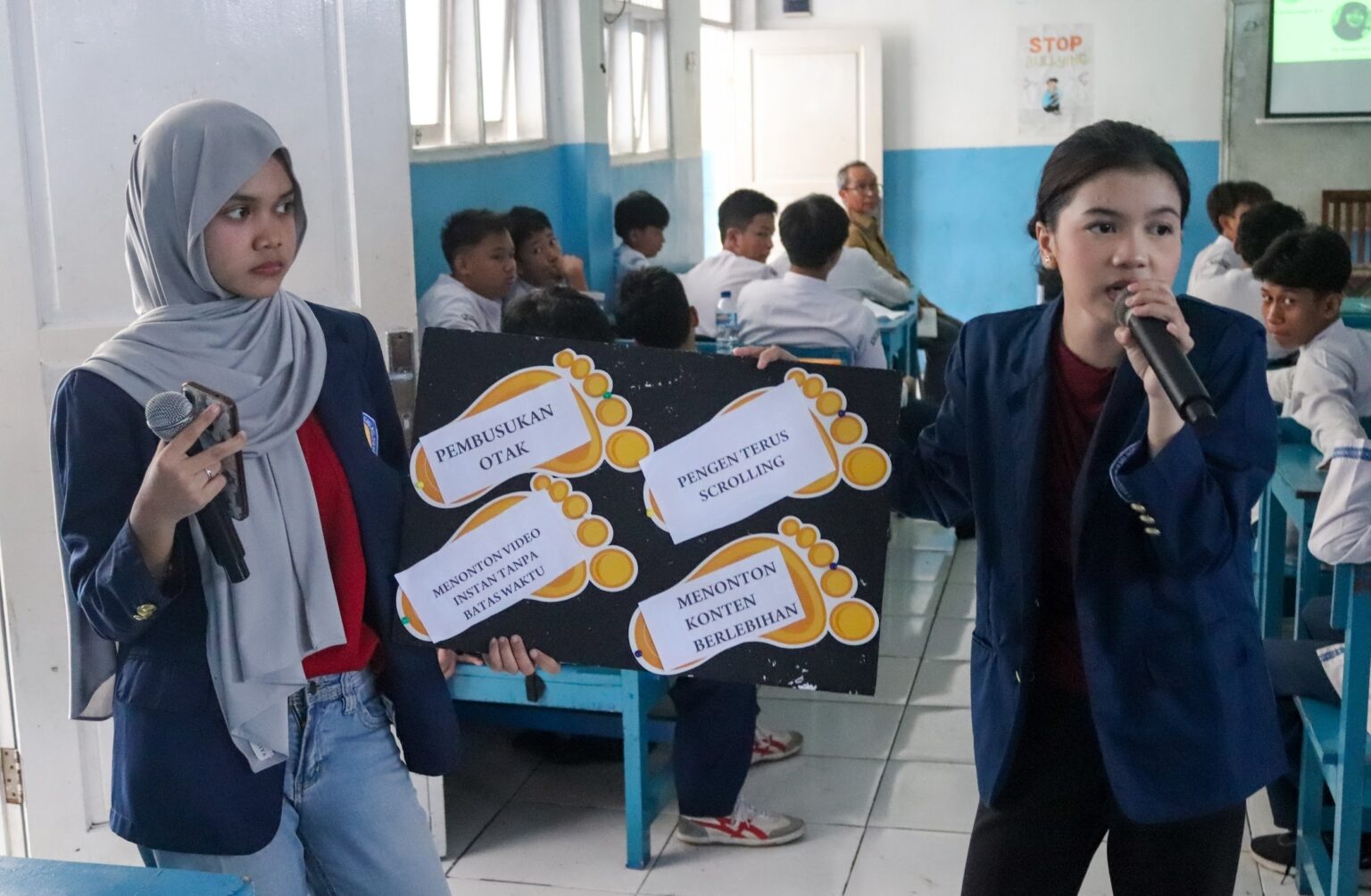 Mahasiswa dan Dosen IISIP Jakarta Gelar PKM di MTS Al Falah Jatiasih ...