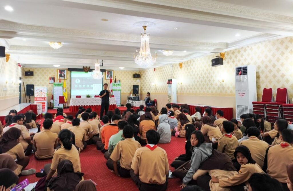 IISIP Jakarta Ikuti Pameran Pendidikan LP2K di SMAN 42 Jakarta, Perluas ...